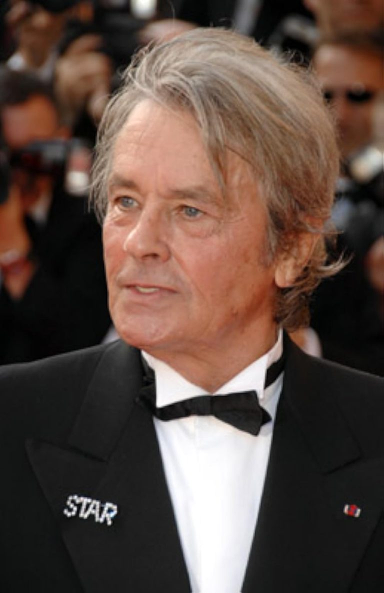 Ævintýralegt líf Alain Delon – Lifðu núna